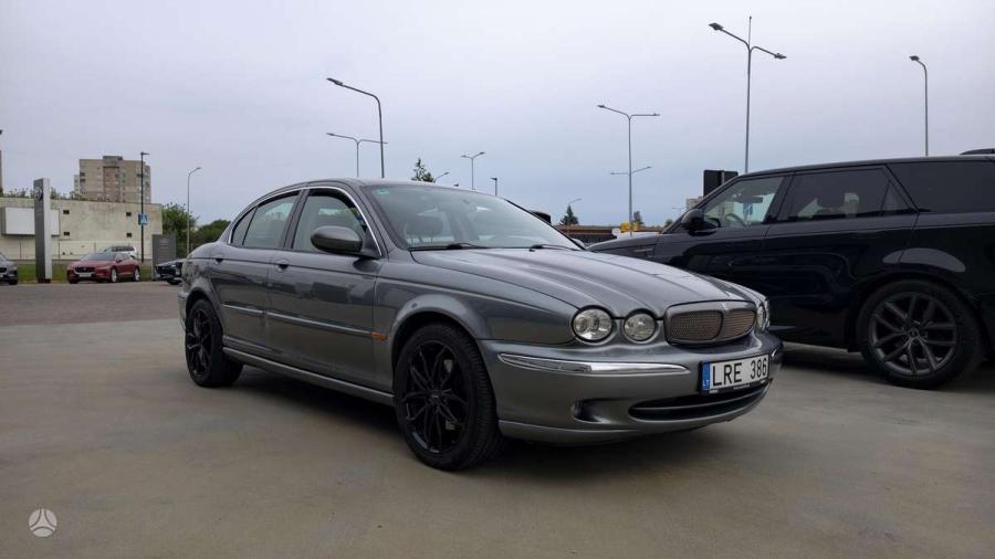 Grey Jaguar X-Type 2002 in Vilnius, with an engine capacity of 2.97 L and mileage of 228 thousand km for 3000 €, photo 4 on AUTOMOTO.COM.LV