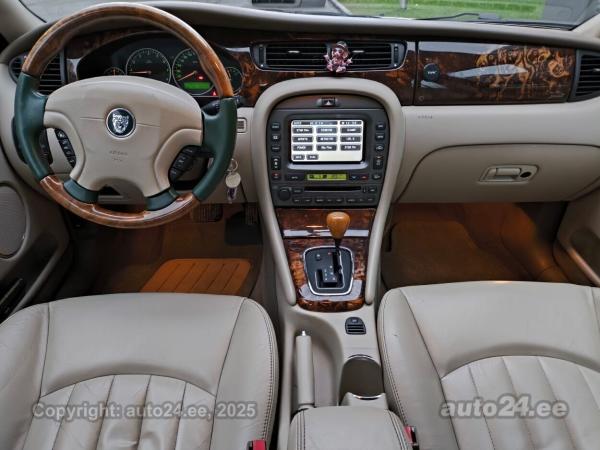 Grey Jaguar X-Type 2004 in Tallinn, with an engine capacity of 3.00 L and mileage of 209 thousand km for 3998 €, photo 11 on AUTOMOTO.COM.LV