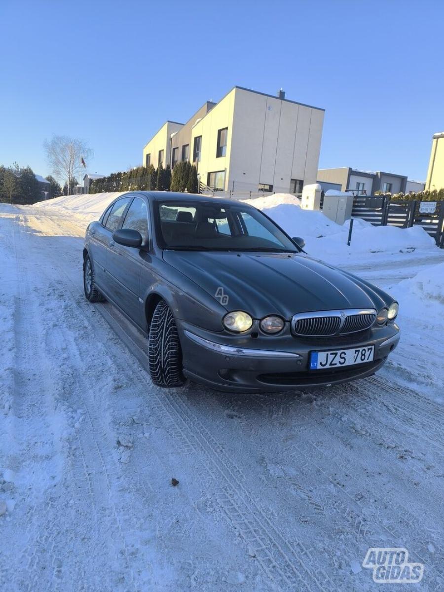Pelēks Jaguar X-Type 2004 Viļņa, ar dzinēja tilpumu 2.00 L un nobraukumu 300 tūkst. km par 1150 €, foto 2 vietnē AUTOMOTO.COM.LV