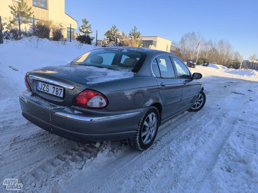 Pelēks Jaguar X-Type 2004 Viļņa, ar dzinēja tilpumu 2.00 L un nobraukumu 300 tūkst. km par 1150 €, foto 4 vietnē AUTOMOTO.COM.LV