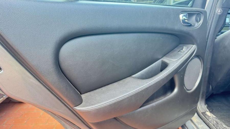 Grey Jaguar X-Type 2004 in Vilnius, with an engine capacity of 2.00 L and mileage of 248 thousand km for 1250 €, photo 10 on AUTOMOTO.COM.LV