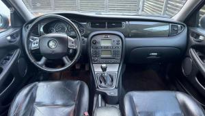 Grey Jaguar X-Type 2004 in Vilnius, with an engine capacity of 2.00 L and mileage of 248 thousand km for 1250 €, photo 11 on AUTOMOTO.COM.LV