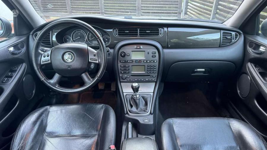 Grey Jaguar X-Type 2004 in Vilnius, with an engine capacity of 2.00 L and mileage of 248 thousand km for 1250 €, photo 11 on AUTOMOTO.COM.LV