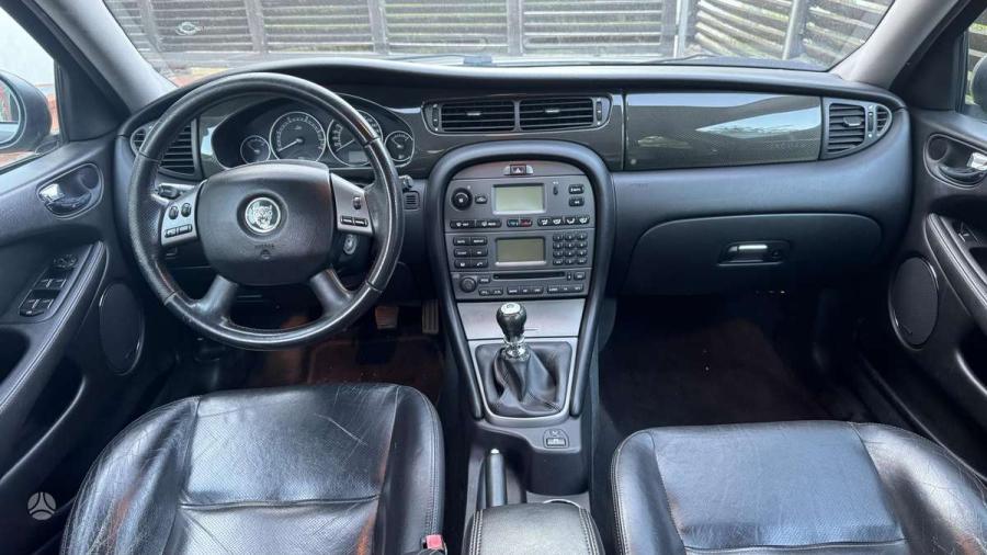 Grey Jaguar X-Type 2004 in Vilnius, with an engine capacity of 2.00 L and mileage of 248 thousand km for 1250 €, photo 12 on AUTOMOTO.COM.LV
