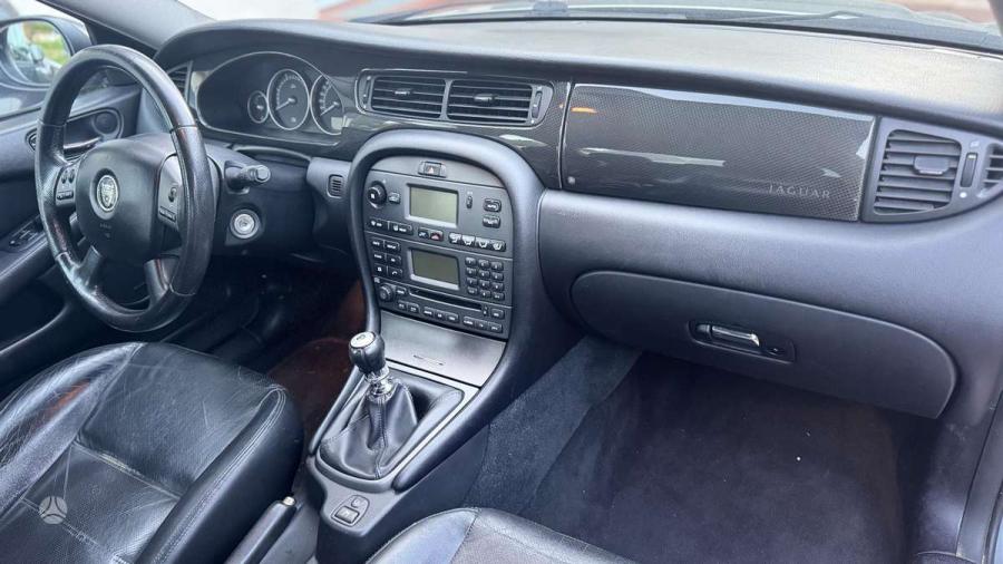 Grey Jaguar X-Type 2004 in Vilnius, with an engine capacity of 2.00 L and mileage of 248 thousand km for 1250 €, photo 21 on AUTOMOTO.COM.LV
