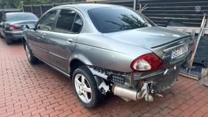 Grey Jaguar X-Type 2004 in Vilnius, with an engine capacity of 2.00 L and mileage of 248 thousand km for 1250 €, photo 31 on AUTOMOTO.COM.LV