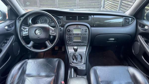 Pelēks Jaguar X-Type 2004 Viļņa, ar dzinēja tilpumu 2.00 L un nobraukumu 248 tūkst. km par 1250 €, foto 11 vietnē AUTOMOTO.COM.LV