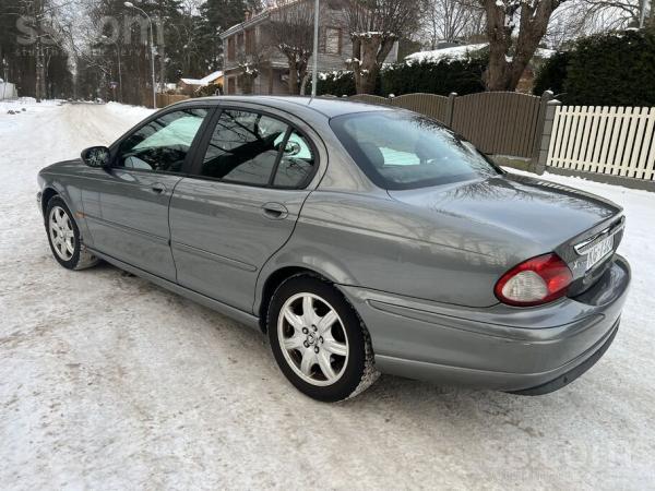 Grey Jaguar X-Type 2005 in Riga, with an engine capacity of 2.00 L and mileage of 277 thousand km for 2550 €, photo 2 on AUTOMOTO.COM.LV