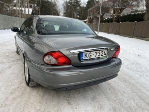 Grey Jaguar X-Type 2005 in Riga, with an engine capacity of 2.00 L and mileage of 277 thousand km for 2550 €, photo 3 on AUTOMOTO.COM.LV