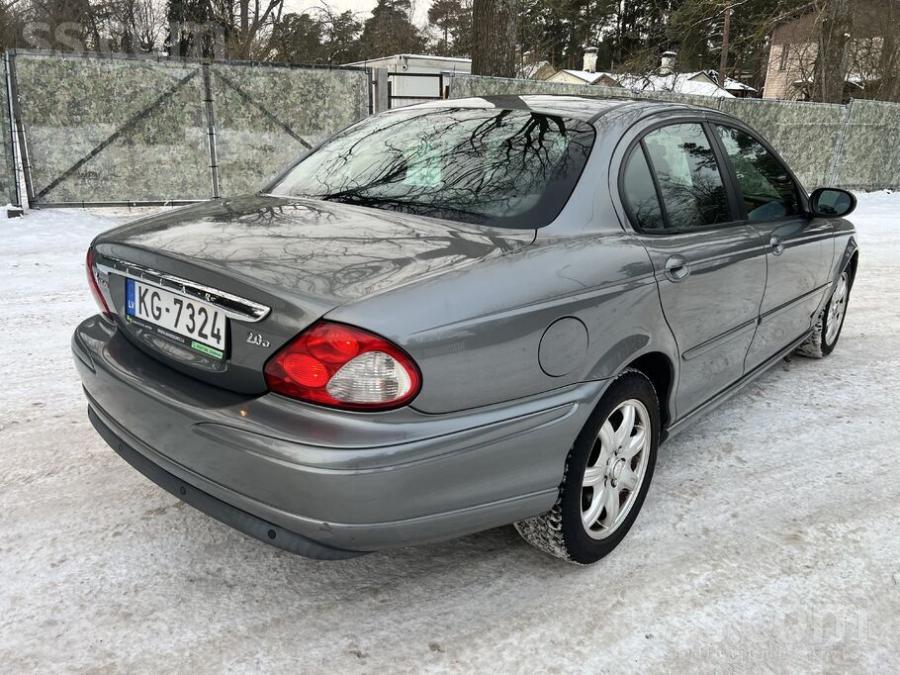 Grey Jaguar X-Type 2005 in Riga, with an engine capacity of 2.00 L and mileage of 277 thousand km for 2550 €, photo 4 on AUTOMOTO.COM.LV