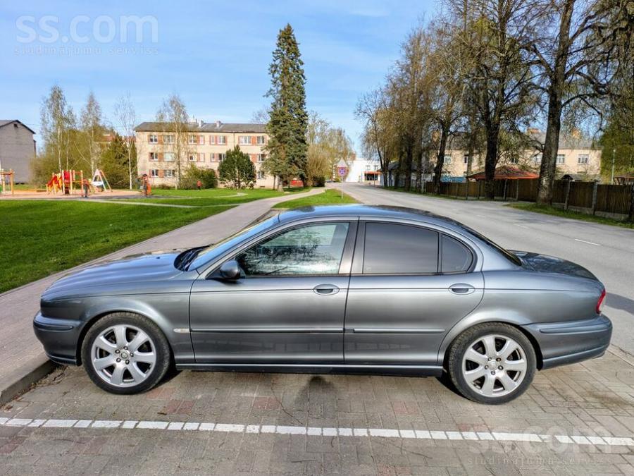 Grey Jaguar X-Type 2006 in Riga, with an engine capacity of 2.20 L and mileage of 374 thousand km for 1400 €, photo 3 on AUTOMOTO.COM.LV