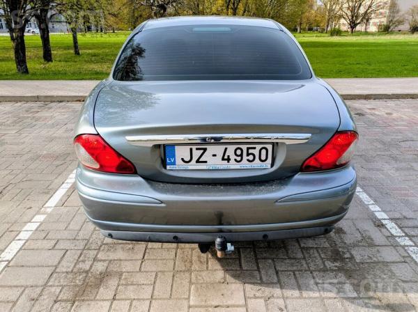 Grey Jaguar X-Type 2006 in Riga, with an engine capacity of 2.20 L and mileage of 374 thousand km for 1400 €, photo 4 on AUTOMOTO.COM.LV