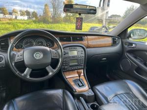 Pelēks Jaguar X-Type 2006 Ogre, ar dzinēja tilpumu 2.50 L un nobraukumu 178 tūkst. km par 800 €, foto  vietnē AUTOMOTO.COM.LV
