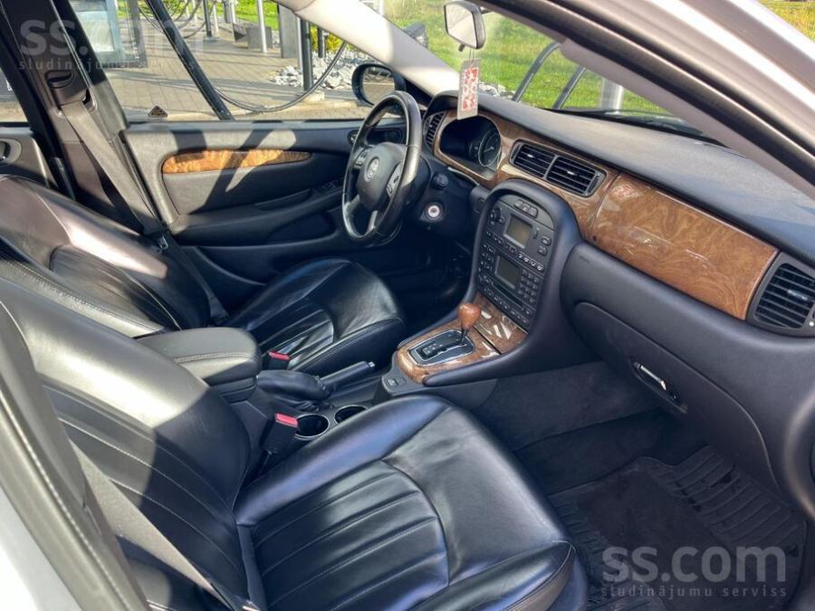 Pelēks Jaguar X-Type 2006 Ogre, ar dzinēja tilpumu 2.50 L un nobraukumu 178 tūkst. km par 800 €, foto 6 vietnē AUTOMOTO.COM.LV