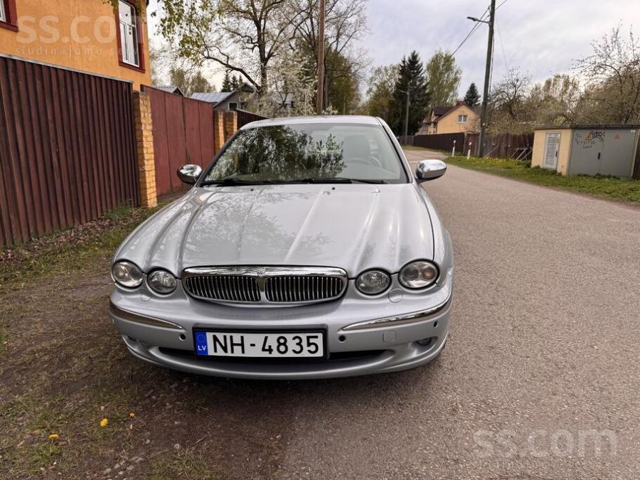 Grey Jaguar X-Type 2007 in Riga, with an engine capacity of 2.50 L and mileage of 174 thousand km for 4000 €, photo 3 on AUTOMOTO.COM.LV
