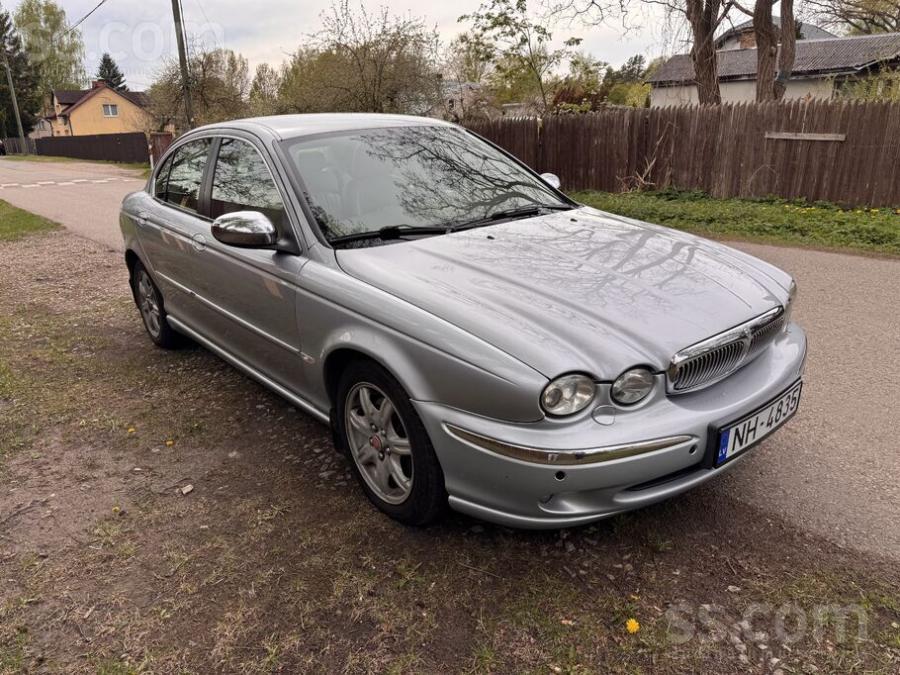 Grey Jaguar X-Type 2007 in Riga, with an engine capacity of 2.50 L and mileage of 174 thousand km for 4000 €, photo 4 on AUTOMOTO.COM.LV
