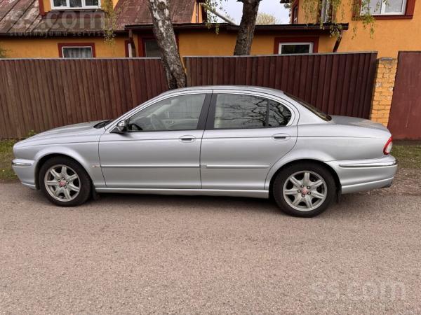 Grey Jaguar X-Type 2007 in Riga, with an engine capacity of 2.50 L and mileage of 174 thousand km for 4000 €, photo 5 on AUTOMOTO.COM.LV