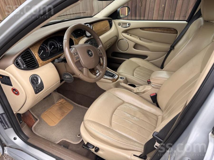 Grey Jaguar X-Type 2007 in Riga, with an engine capacity of 2.50 L and mileage of 174 thousand km for 4000 €, photo 8 on AUTOMOTO.COM.LV