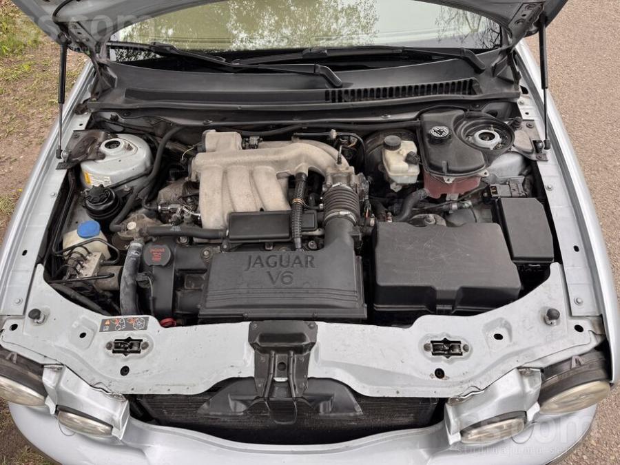 Grey Jaguar X-Type 2007 in Riga, with an engine capacity of 2.50 L and mileage of 174 thousand km for 4000 €, photo 11 on AUTOMOTO.COM.LV