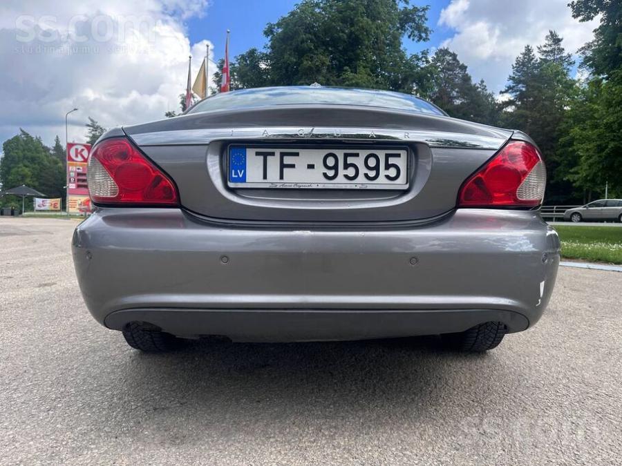 Pelēks Jaguar X-Type 2008 Rīga, ar dzinēja tilpumu 2.20 L un nobraukumu 239 tūkst. km par 3550 €, foto 5 vietnē AUTOMOTO.COM.LV