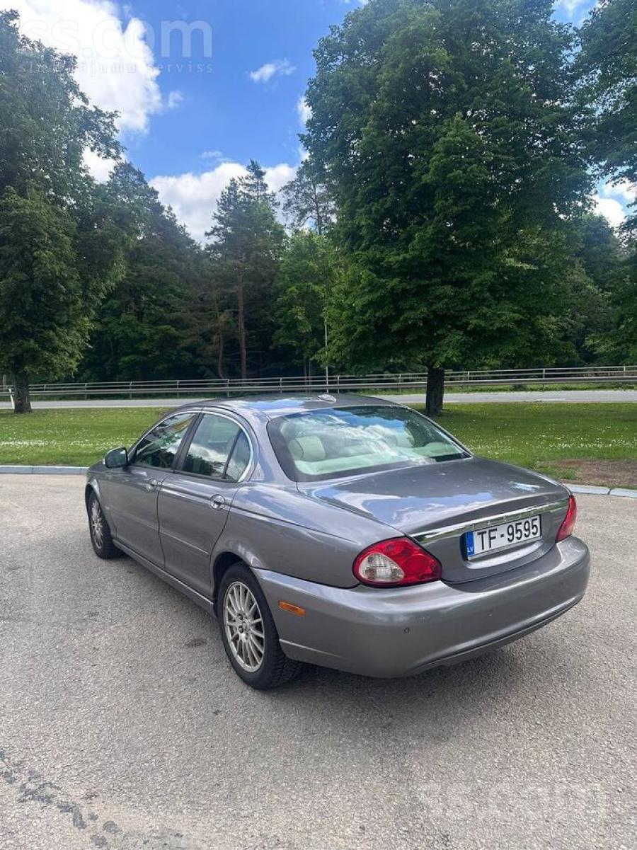 Pelēks Jaguar X-Type 2008 Rīga, ar dzinēja tilpumu 2.20 L un nobraukumu 239 tūkst. km par 3550 €, foto 7 vietnē AUTOMOTO.COM.LV