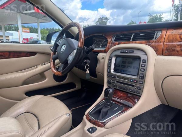 Grey Jaguar X-Type 2008 in Riga, with an engine capacity of 2.20 L and mileage of 239 thousand km for 3550 €, photo 8 on AUTOMOTO.COM.LV