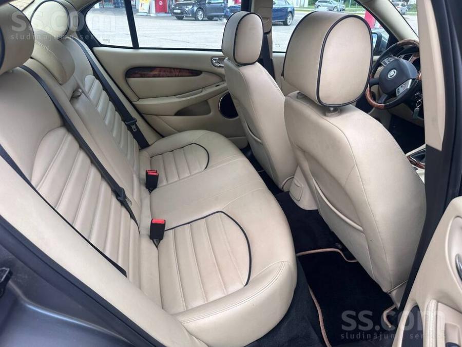 Pelēks Jaguar X-Type 2008 Rīga, ar dzinēja tilpumu 2.20 L un nobraukumu 239 tūkst. km par 3550 €, foto 11 vietnē AUTOMOTO.COM.LV
