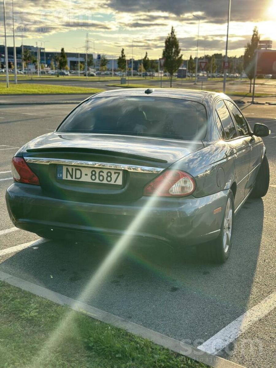 Pelēks Jaguar X-Type 2009 Rīga, ar dzinēja tilpumu 2.20 L un nobraukumu 245 tūkst. km par 3099 €, foto 6 vietnē AUTOMOTO.COM.LV