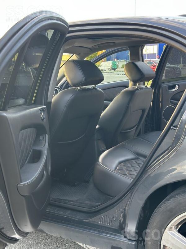 Grey Jaguar X-Type 2009 in Riga, with an engine capacity of 2.20 L and mileage of 245 thousand km for 3099 €, photo 8 on AUTOMOTO.COM.LV
