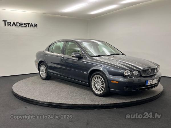 Pelēks Jaguar X-Type 2009 Pērnava, ar dzinēja tilpumu 2.20 L un nobraukumu 185 tūkst. km par 3990 €, foto 4 vietnē AUTOMOTO.COM.LV
