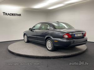 Pelēks Jaguar X-Type 2009 Pērnava, ar dzinēja tilpumu 2.20 L un nobraukumu 185 tūkst. km par 3990 €, foto 8 vietnē AUTOMOTO.COM.LV