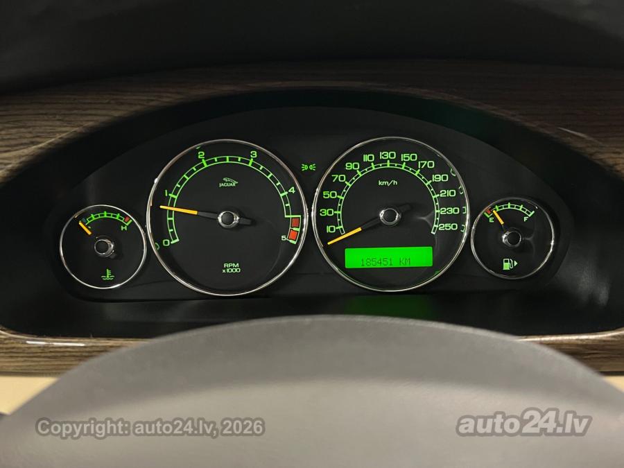 Pelēks Jaguar X-Type 2009 Pērnava, ar dzinēja tilpumu 2.20 L un nobraukumu 185 tūkst. km par 3990 €, foto 18 vietnē AUTOMOTO.COM.LV