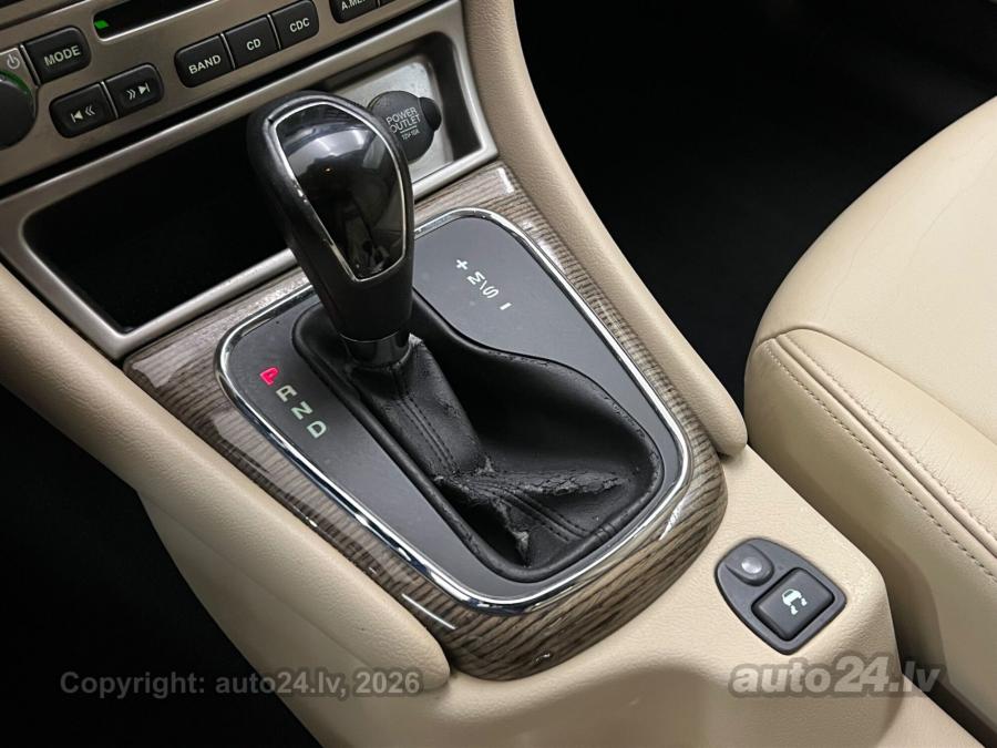 Pelēks Jaguar X-Type 2009 Pērnava, ar dzinēja tilpumu 2.20 L un nobraukumu 185 tūkst. km par 3990 €, foto 20 vietnē AUTOMOTO.COM.LV