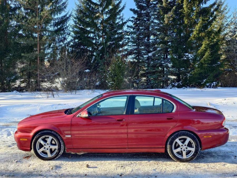 Red Jaguar X-Type 2008 in Vilnius, with an engine capacity of 2.20 L and mileage of 278 thousand km for 3500 €, photo 2 on AUTOMOTO.COM.LV