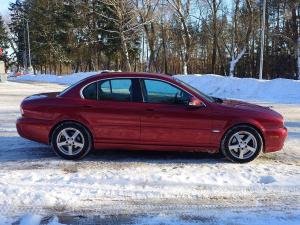 Red Jaguar X-Type 2008 in Vilnius, with an engine capacity of 2.20 L and mileage of 278 thousand km for 3500 €, photo 5 on AUTOMOTO.COM.LV