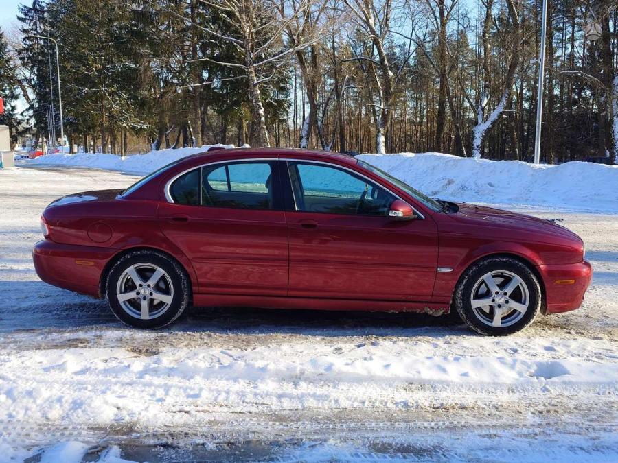 Red Jaguar X-Type 2008 in Vilnius, with an engine capacity of 2.20 L and mileage of 278 thousand km for 3500 €, photo 5 on AUTOMOTO.COM.LV