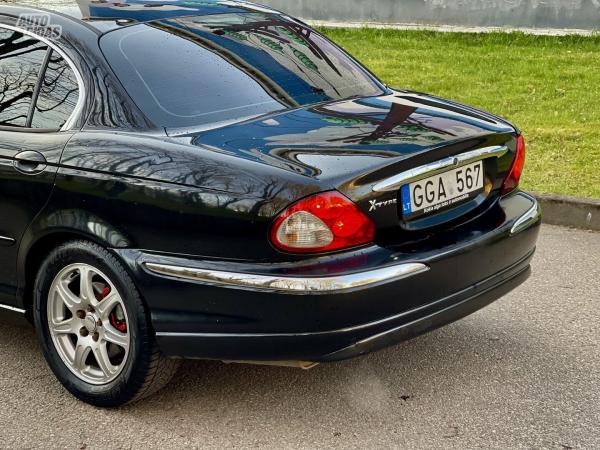Jaguar X-Type 2003 in Vilnius, with an engine capacity of 2.10 L and mileage of 257 thousand km for 2650 €, photo 5 on AUTOMOTO.COM.LV