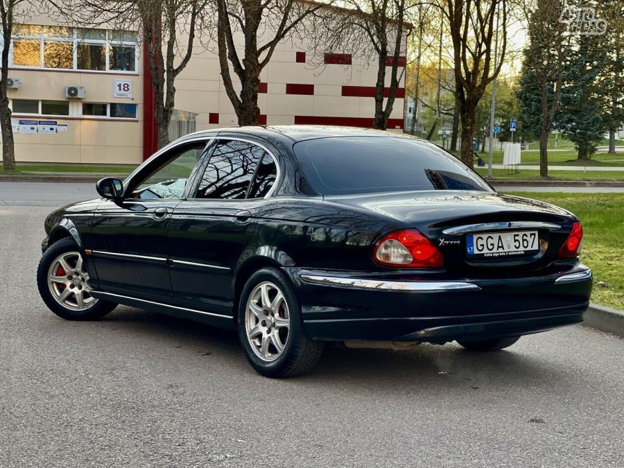 Jaguar X-Type 2003 in Vilnius, with an engine capacity of 2.10 L and mileage of 257 thousand km for 2650 €, photo 13 on AUTOMOTO.COM.LV