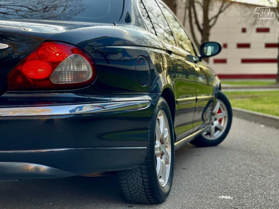 Jaguar X-Type 2003 in Vilnius, with an engine capacity of 2.10 L and mileage of 257 thousand km for 2650 €, photo 18 on AUTOMOTO.COM.LV