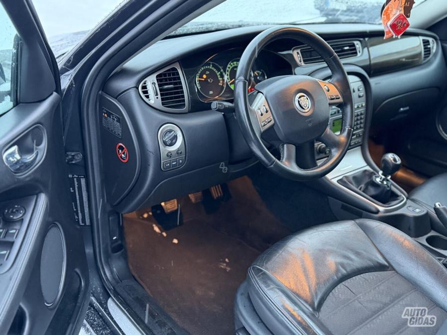 Jaguar X-Type 2008 Šauļi, ar dzinēja tilpumu 2.00 L un nobraukumu 252 tūkst. km par 2100 €, foto 11 vietnē AUTOMOTO.COM.LV