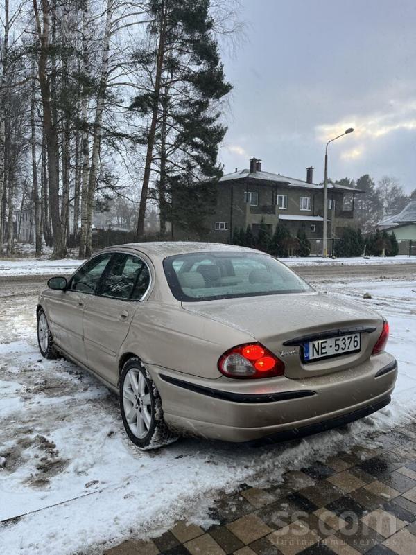 Yellow Jaguar X-Type 2002 in Jurmala, with an engine capacity of 2.10 L and mileage of 282 thousand km for 1850 €, photo 3 on AUTOMOTO.COM.LV