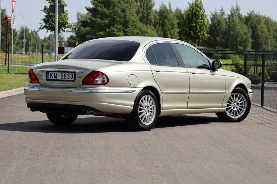 Yellow Jaguar X-Type 2007 in Jelgava, with an engine capacity of 2.50 L and mileage of 220 thousand km for 1990 €, photo 5 on AUTOMOTO.COM.LV