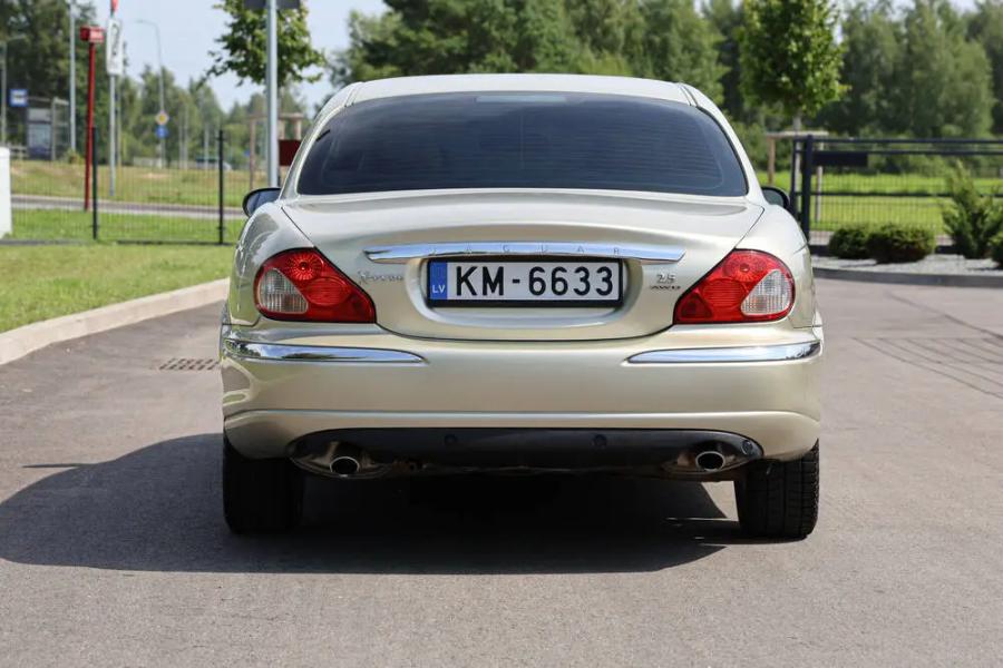 Yellow Jaguar X-Type 2007 in Jelgava, with an engine capacity of 2.50 L and mileage of 220 thousand km for 1990 €, photo 6 on AUTOMOTO.COM.LV