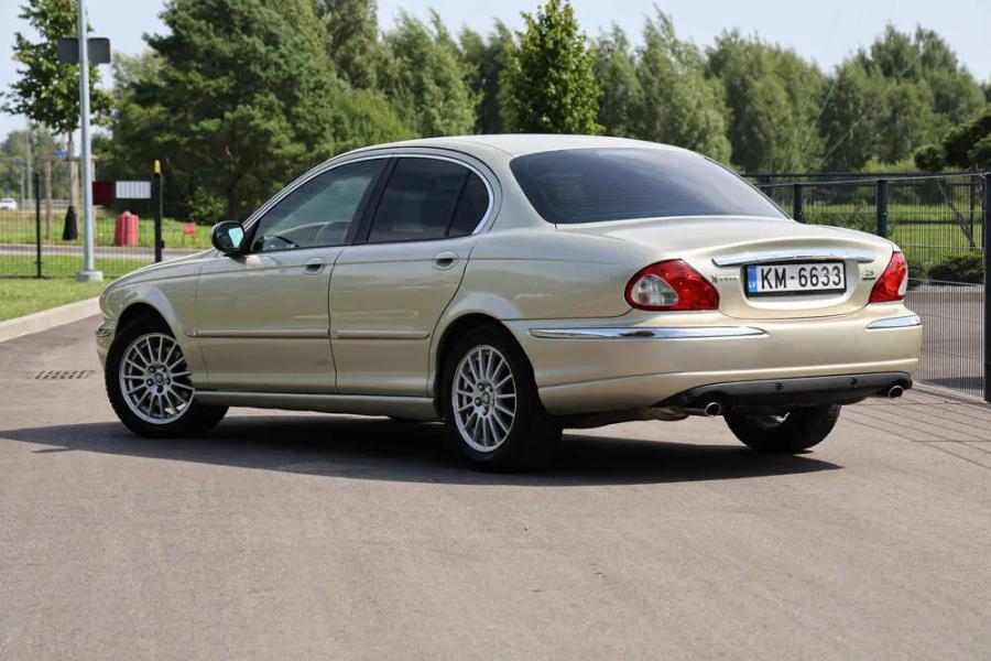 Yellow Jaguar X-Type 2007 in Jelgava, with an engine capacity of 2.50 L and mileage of 220 thousand km for 1990 €, photo 7 on AUTOMOTO.COM.LV