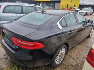 Black Jaguar XE 2015 in Kaunas, with an engine capacity of 2.00 L and mileage of 300 thousand km for 3950 €, photo 2 on AUTOMOTO.COM.LV