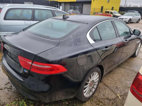 Melns Jaguar XE 2015 Kauņa, ar dzinēja tilpumu 2.00 L un nobraukumu 300 tūkst. km par 3950 €, foto 2 vietnē AUTOMOTO.COM.LV