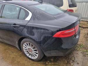 Melns Jaguar XE 2015 Kauņa, ar dzinēja tilpumu 2.00 L un nobraukumu 300 tūkst. km par 3950 €, foto 3 vietnē AUTOMOTO.COM.LV