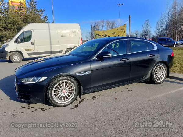 Melns Jaguar XE 2015 Keila, ar dzinēja tilpumu 2.00 L un nobraukumu 262 tūkst. km par 6900 €, foto 9 vietnē AUTOMOTO.COM.LV