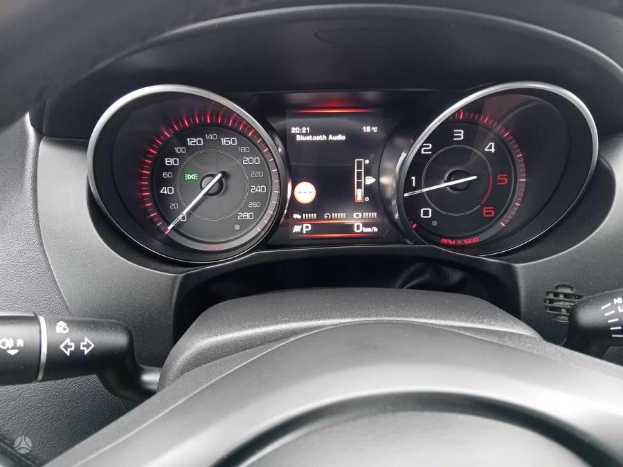 Черный Ягуар XE 2015 в Кельме, объемом двигателя 2.00 л и пробегом 217 тыс. км за 6200 €, фото 3 на AUTOMOTO.COM.LV