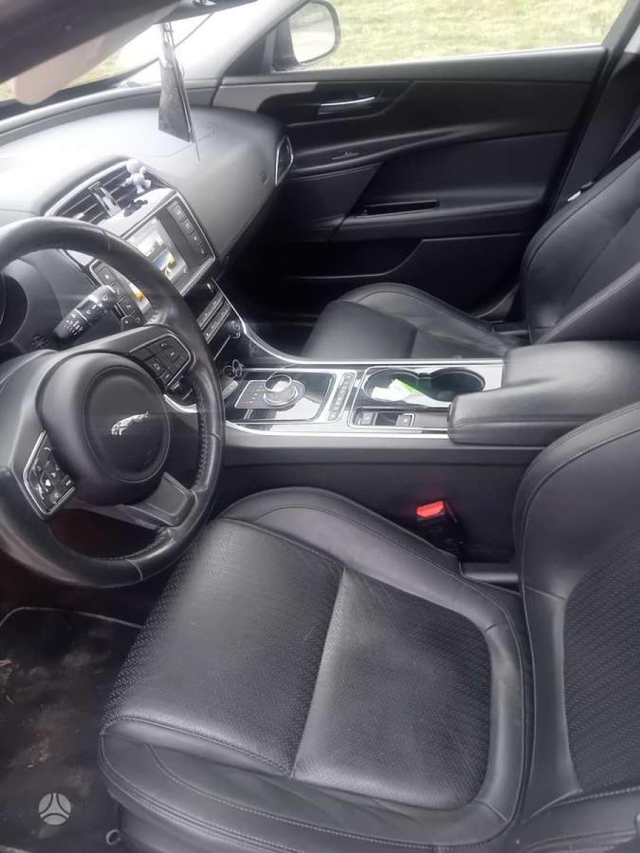 Черный Ягуар XE 2015 в Кельме, объемом двигателя 2.00 л и пробегом 217 тыс. км за 6200 €, фото 9 на AUTOMOTO.COM.LV